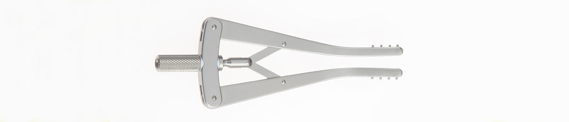 Retractors-Self Retaining